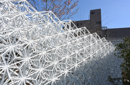 Yuko Nagayama, a graduate of our university and a first-class architect ...